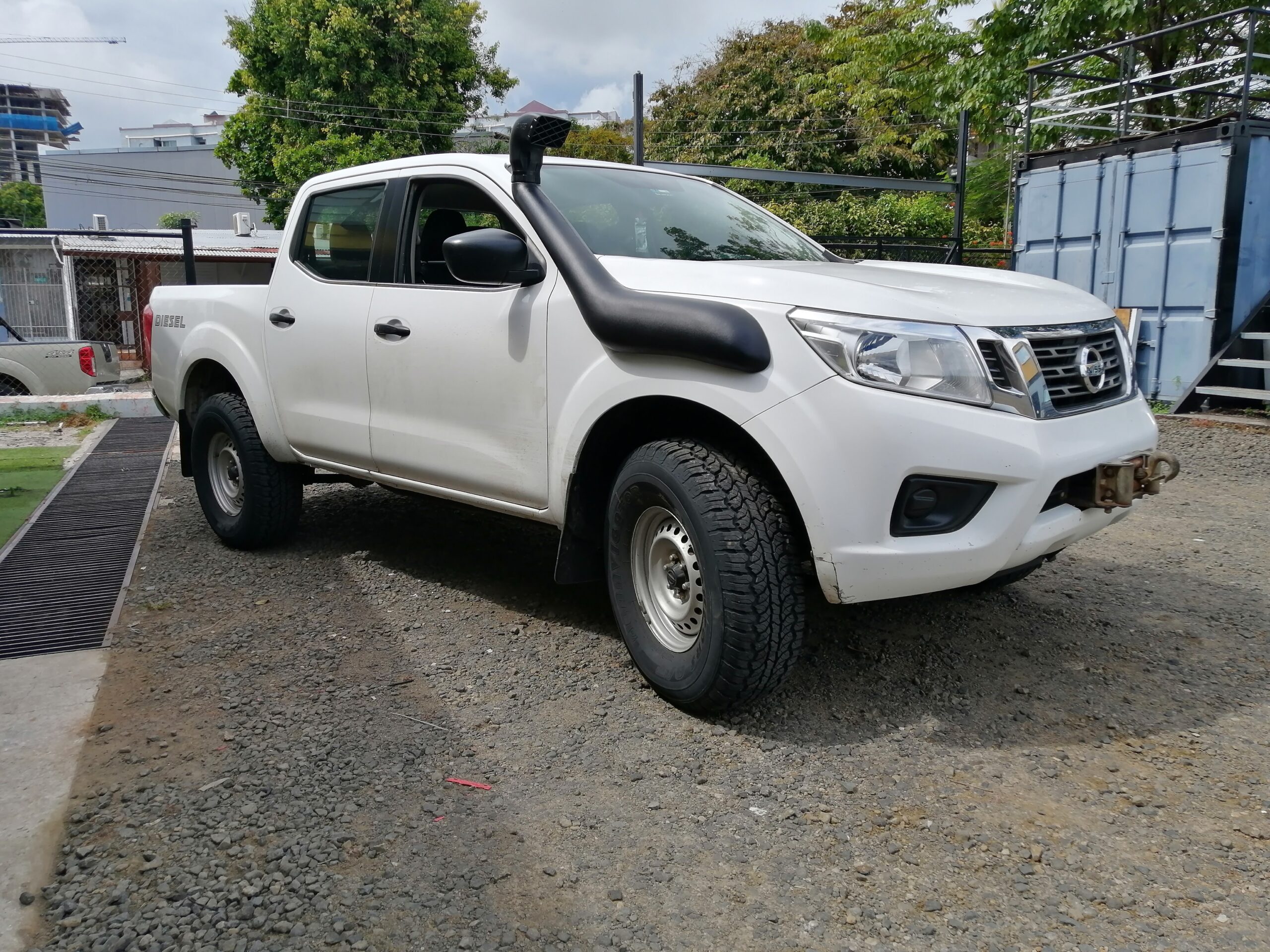 Snorkel Nissan NP300 AKS4WD – Cars & Trucks